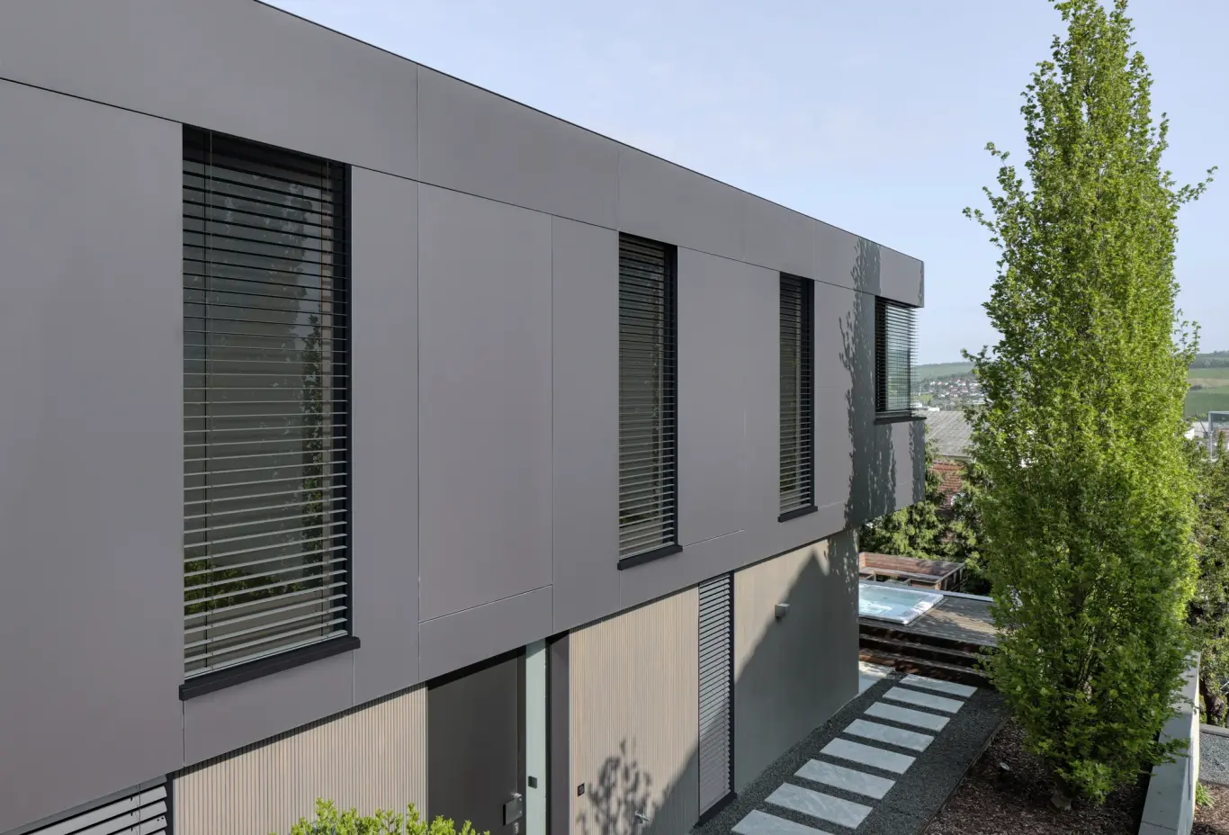 Smart sun shading for future-oriented buildings - New Warema products ...