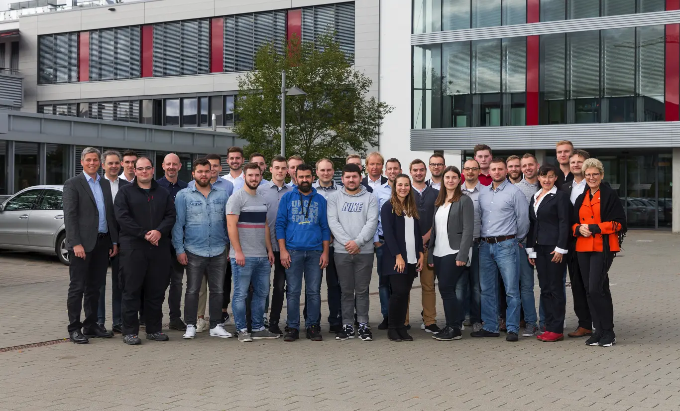 Aus- und Weiterbildung als solide Basis - Warema ehrte 29 Mitarbeiter